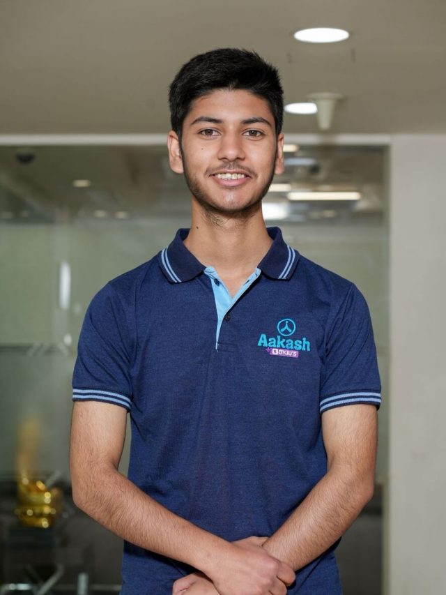 Aakash BYJU'S NEET 2022 AIR 10 Topper Haziq Parveez Lone Story